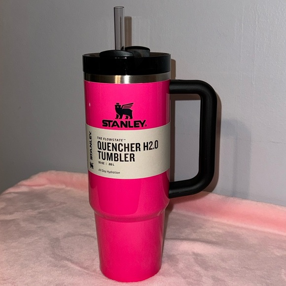 Stanley | Dining | Nwt Stanley Flowstate Quencher H2 Neon Pink Tumbler ...